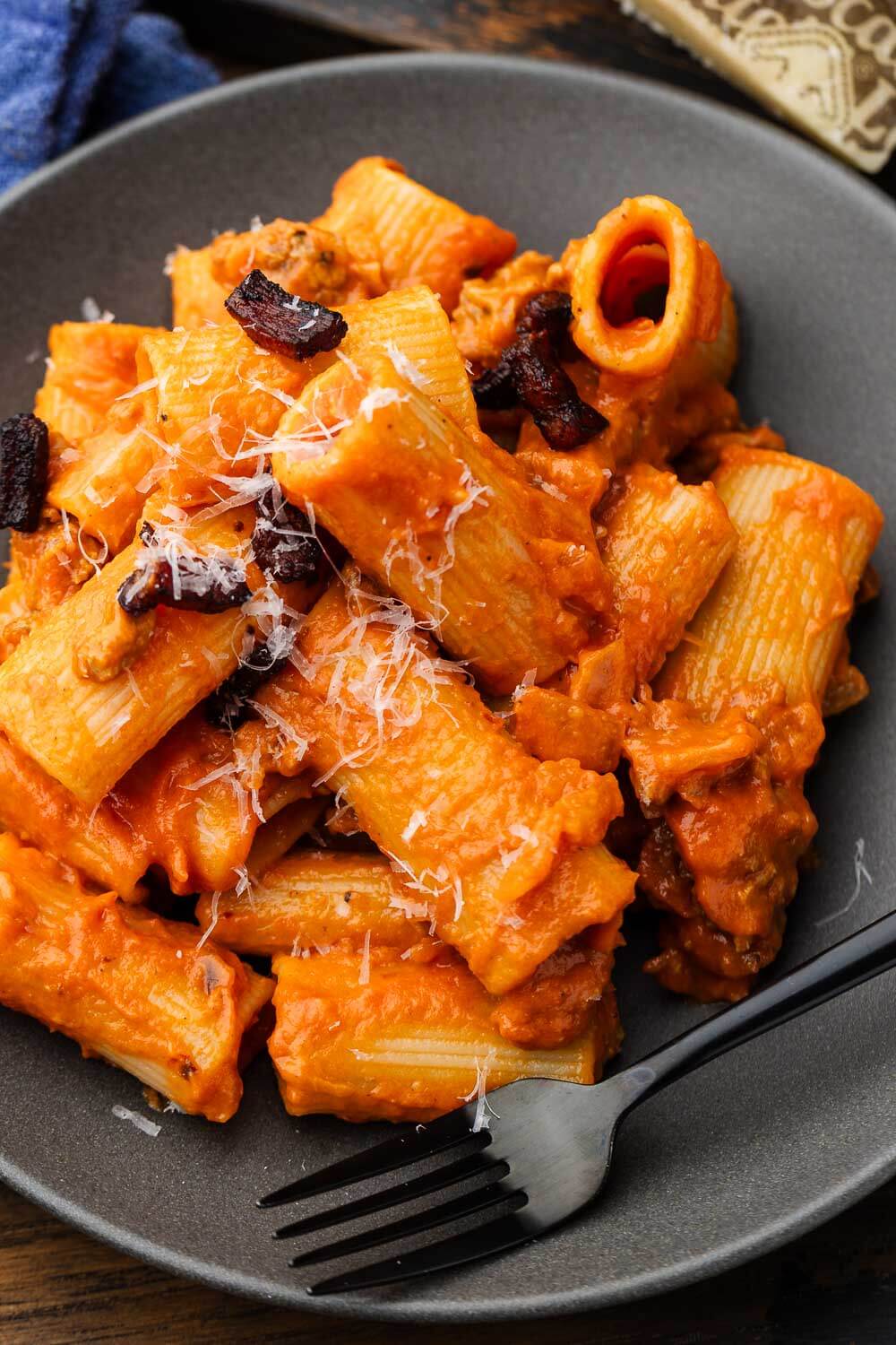 Pasta alla Zozzona - Sip and Feast